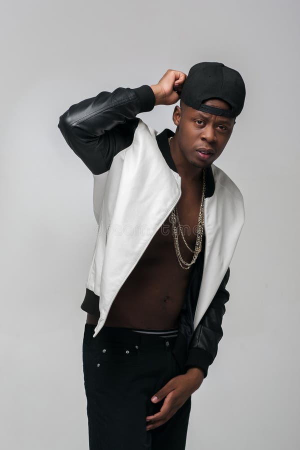 Portret Van Afrikaanse Amerikaanse Rapper Hiphopuitrusting Stock Foto ...