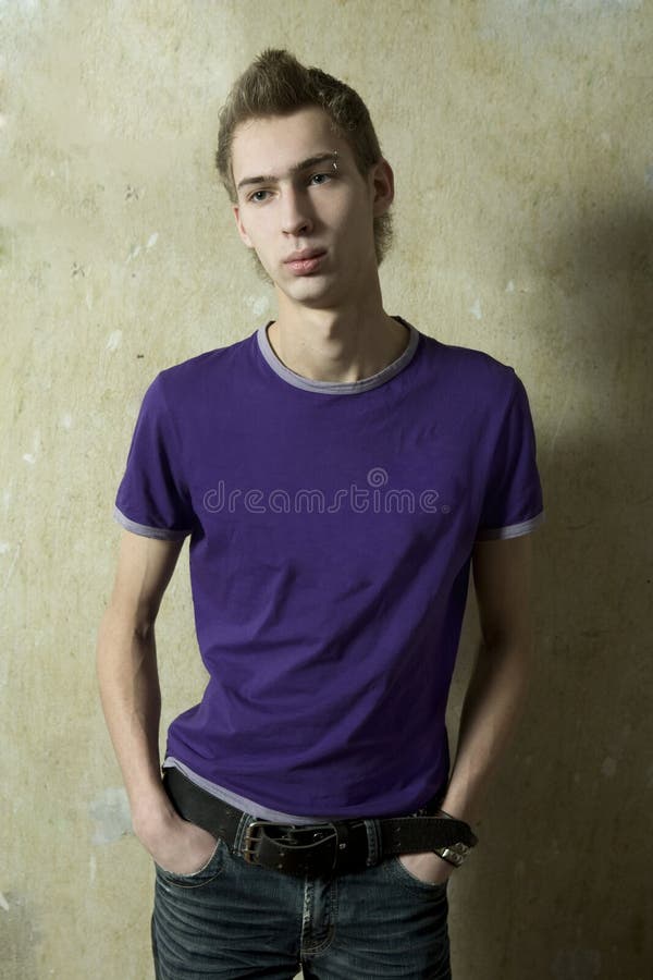 Portret Van De Jonge Knappe Mens Stock Afbeelding - Image of leuk, mens ...