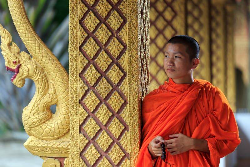 Portret Van Een Jonge Boeddhistische Monnik Stock Foto - Image of azië ...