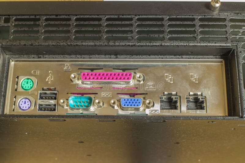 Ports D'entrée-sortie Derrière L'ordinateur Photo stock - Image du ...