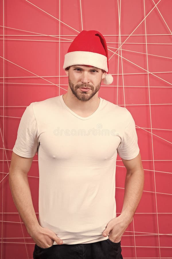 Pose De Santa Do Homem No Fundo Cor-de-rosa Imagem de Stock - Imagem de ...