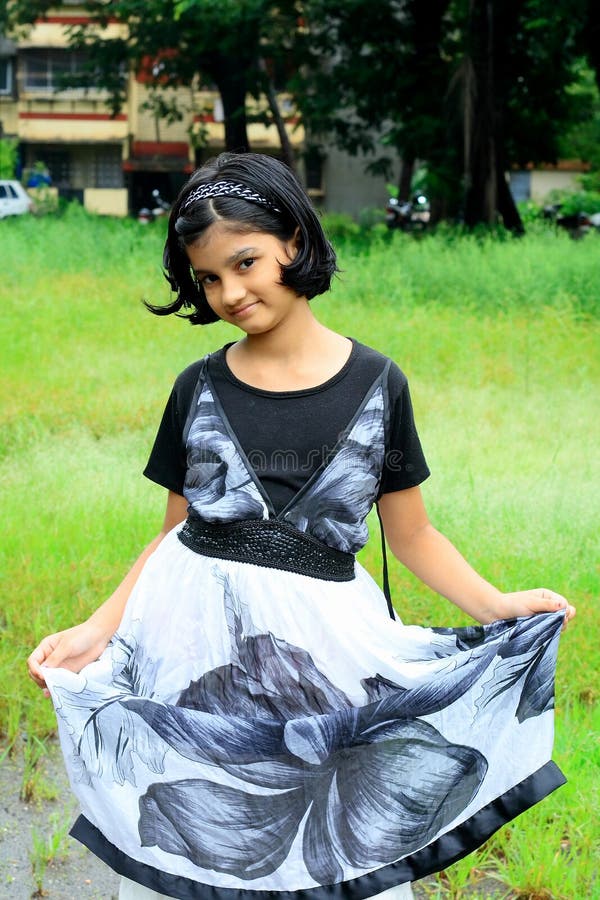 Pose intelligente photo stock. Image du blanc, pièce - 11187856