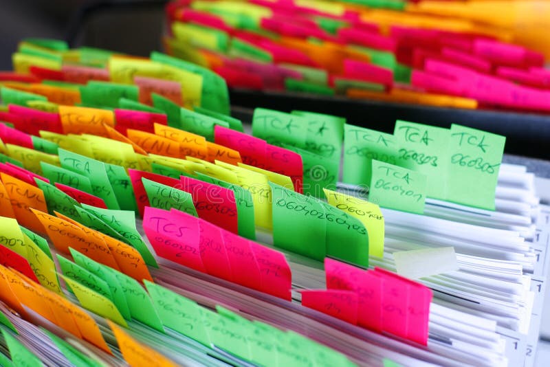 Post-it foto de archivo. Imagen de pegajoso, papel, oficina - 1730802