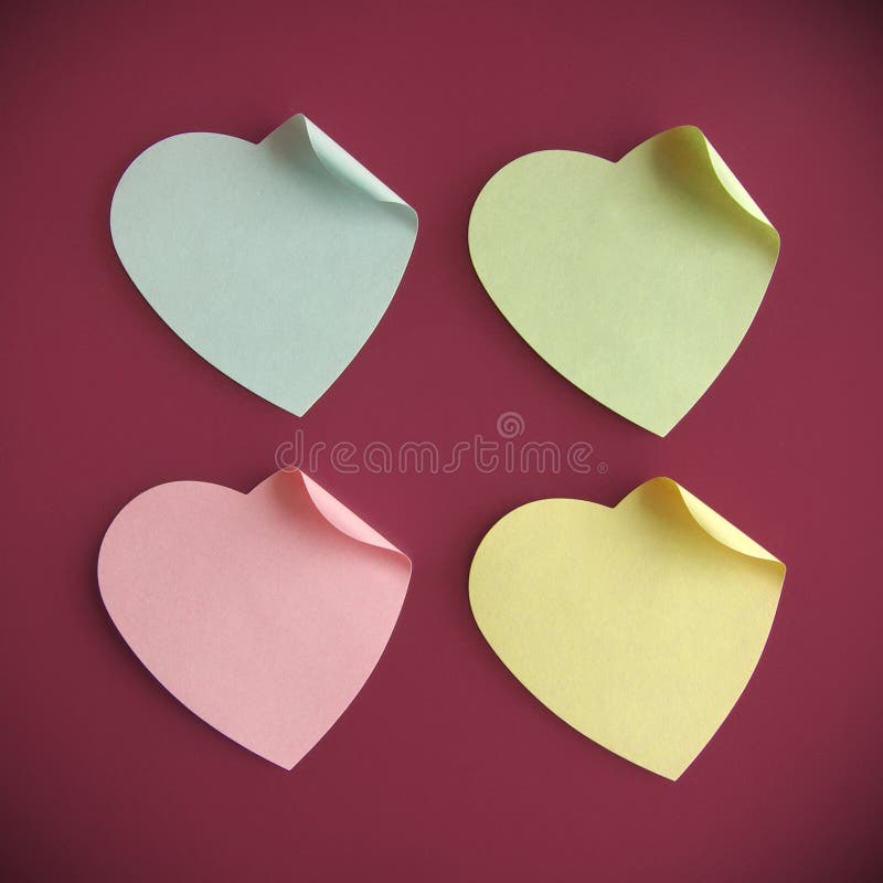 Post-it En Forma De Corazón Imagen de archivo - Imagen de recuerde ...