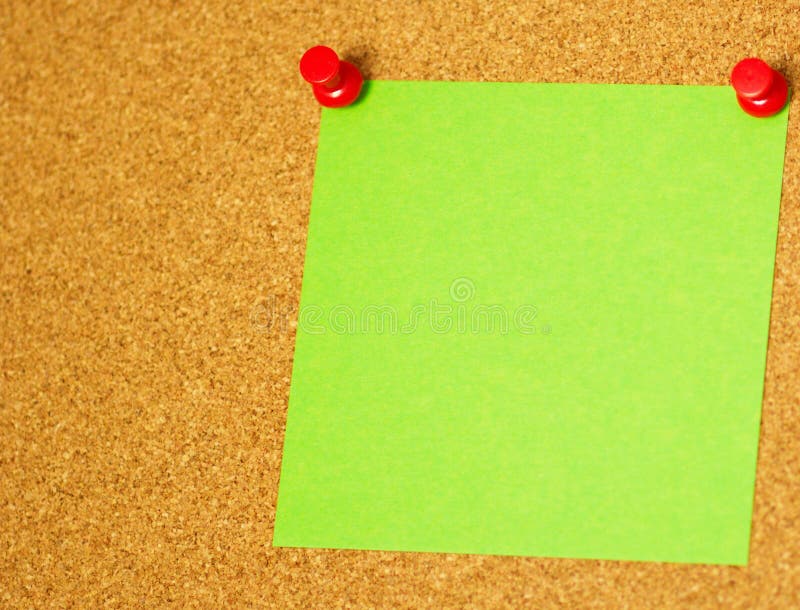 Post-it Verde Em Um Fundo Do Coarkboard Imagem de Stock - Imagem de ...
