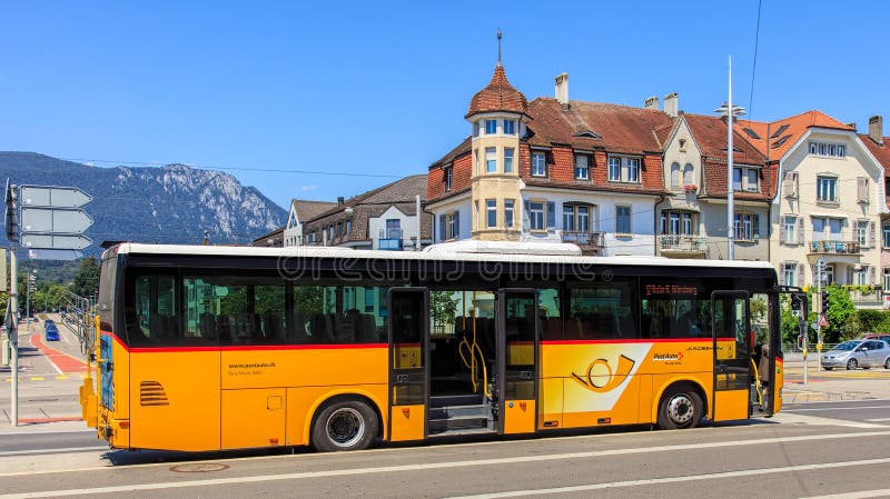 PostBus in Der Stadt Solothurn, Schweiz Redaktionelles Stockfoto - Bild ...