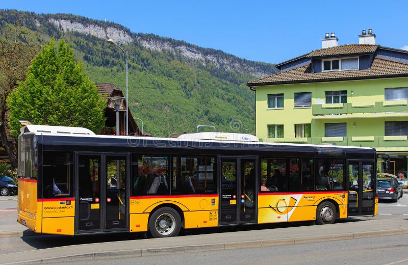 Postbus Solariss Urbino 12 in Der Schweiz Redaktionelles Stockfoto ...