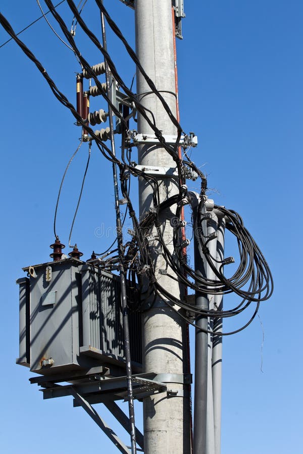 Poste de electricidad foto de archivo. Imagen de utilitario - 12885614