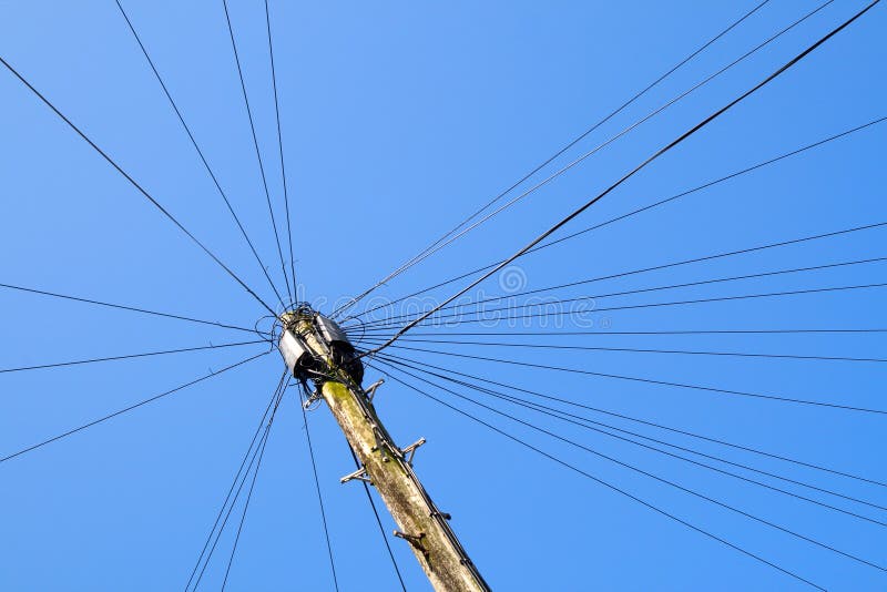 Poste de teléfono. foto de archivo. Imagen de cableado - 2767012