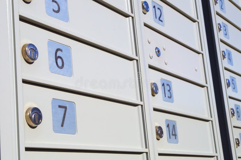 Viele Postfachmarken Postversand-Nachrichten Stockfoto - Bild von ...