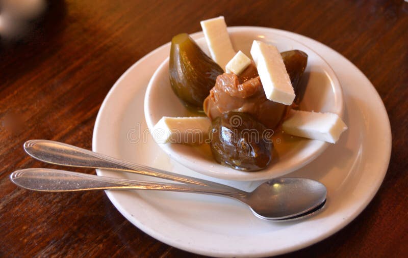 Postre colombiano foto de archivo. Imagen de colombia - 112915152