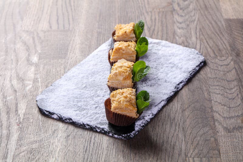 Postre De La Torta De Napoleon Foto de archivo - Imagen de francés ...