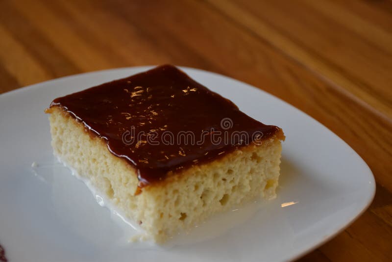 Postre de Trilece Balcan foto de archivo. Imagen de torta - 99685422