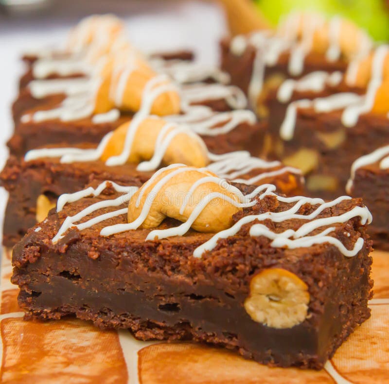 Postre Del Brownie En Una Bandeja Imagen de archivo - Imagen de ...