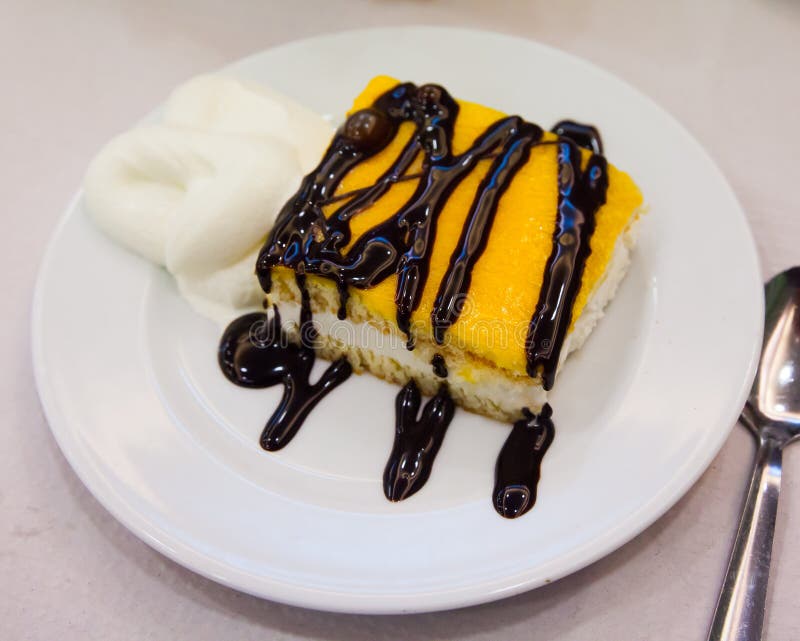 Postre Dulce Massini Pastel Con Mousse De Chocolate Foto de archivo ...