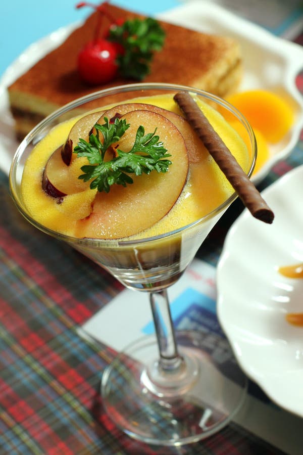Postre Italiano Del Zabaglione Foto de archivo - Imagen de chocolate ...
