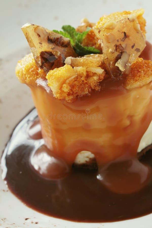 Postre Plateado Del Pastel De Queso Del Caramelo Foto de archivo ...