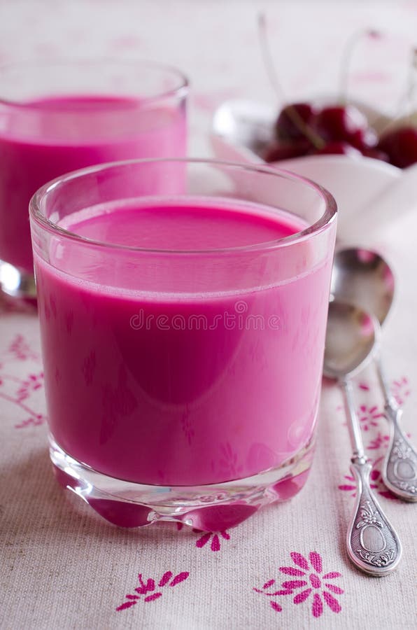 Postre rosado imagen de archivo. Imagen de bocado, color - 41622843