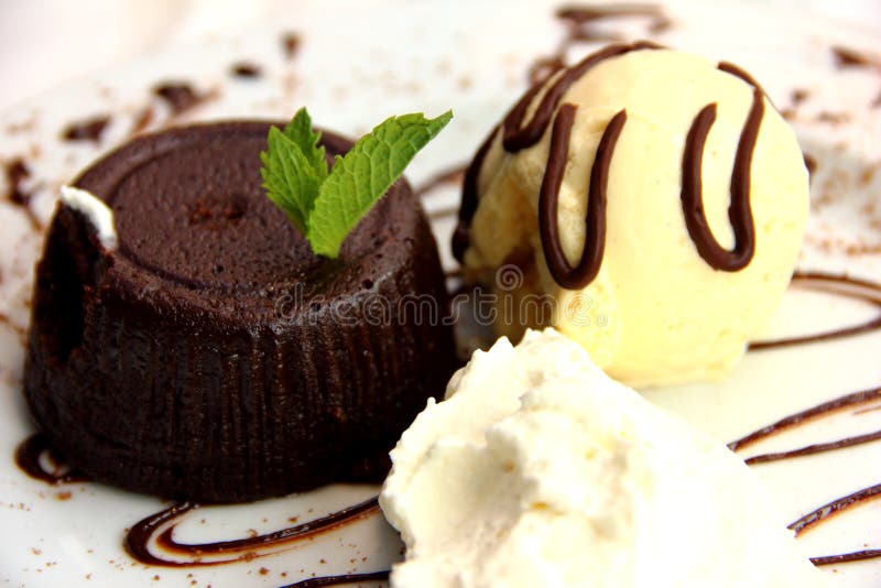 Postres dulces imagen de archivo. Imagen de chocolate - 27570575