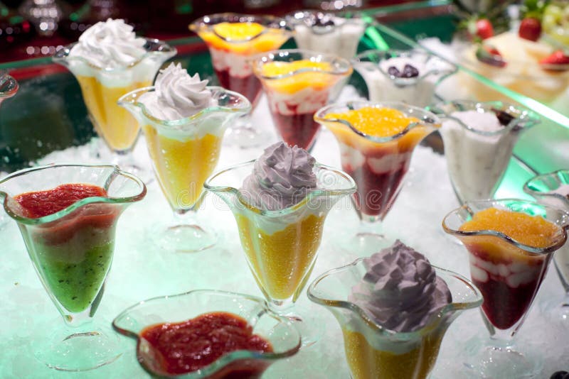 Postre Fresco Y Sabroso De La Fruta Imagen de archivo - Imagen de ...