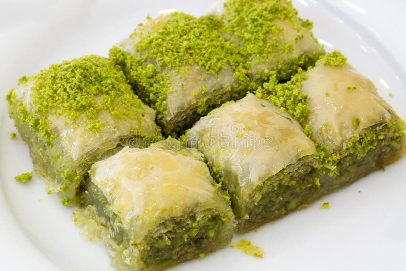 Postres Turcos Tradicionales; Baklava Imagen de archivo - Imagen de ...
