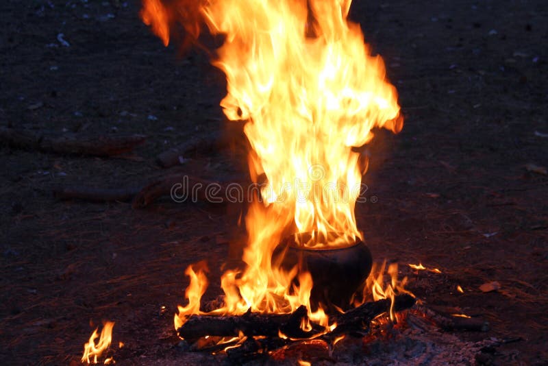 Pot Burning in a Fire on Logs Stock Image - Image of food, glow: 196415425