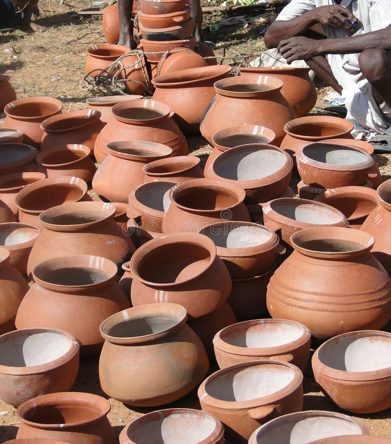 POT di argilla da vendere fotografia stock. Immagine di terraglie ...