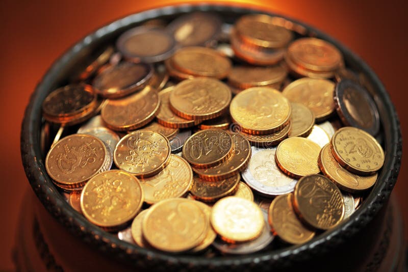 Golden Pot Full Of Gold Coins Stock Photo - Image of treasure, rich ...