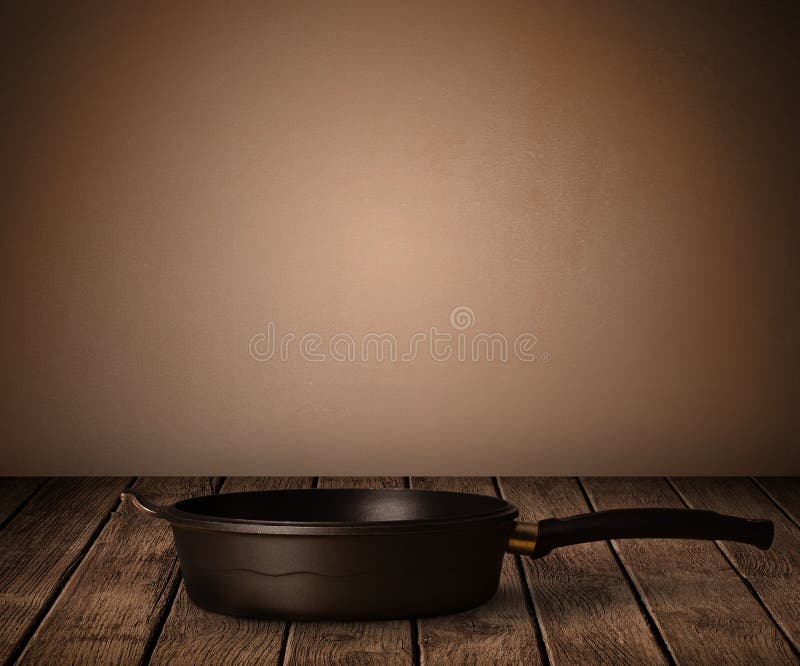 Pot on old wooden table stock image. Image of cover, dish - 39149449