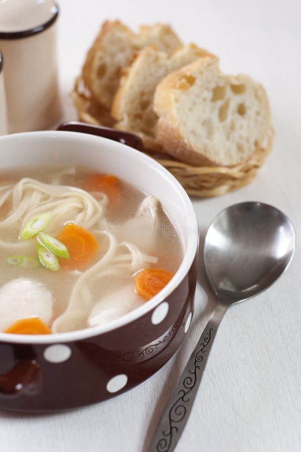 Potage de poulet photo stock. Image du déjeuner, dîner - 26776054