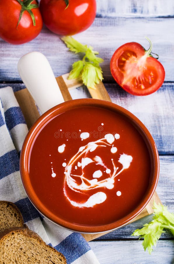 Potage Traditionnel De Tomate Image stock - Image du kascher, assiette ...