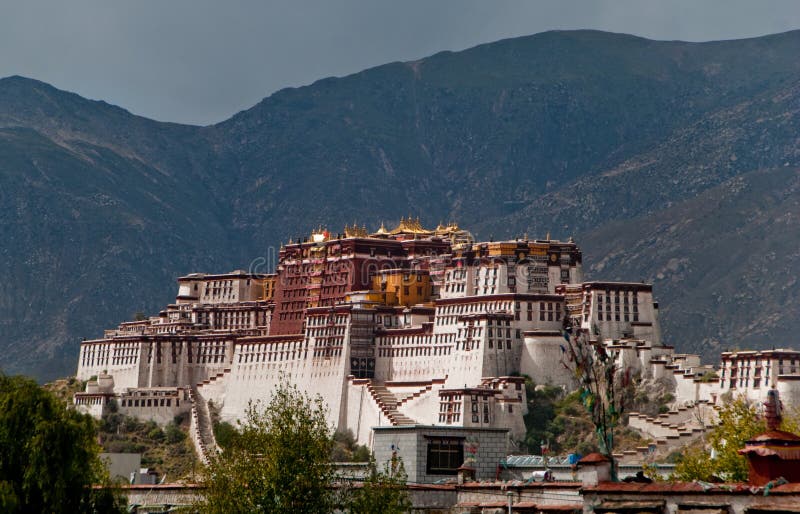 The Potala Palace stock photo. Image of external, history - 13727632