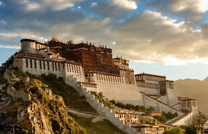 The Potala Palace stock photo. Image of twilight, sunlight - 28304696