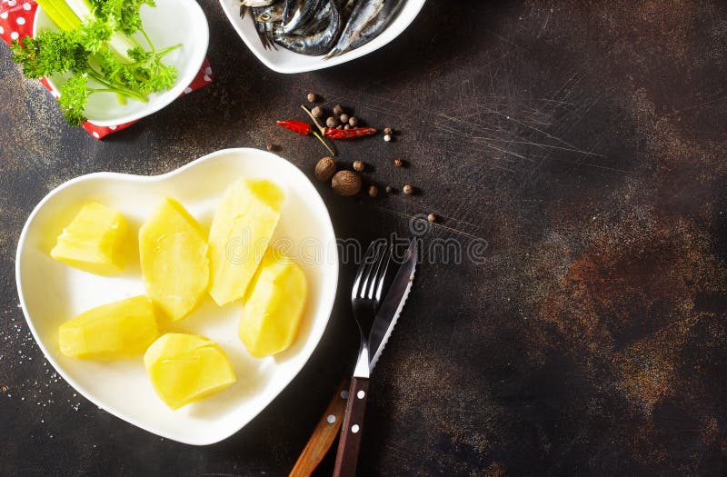Potatis med fisk arkivfoto. Bild av klart, fisk, kokkonst - 178582688