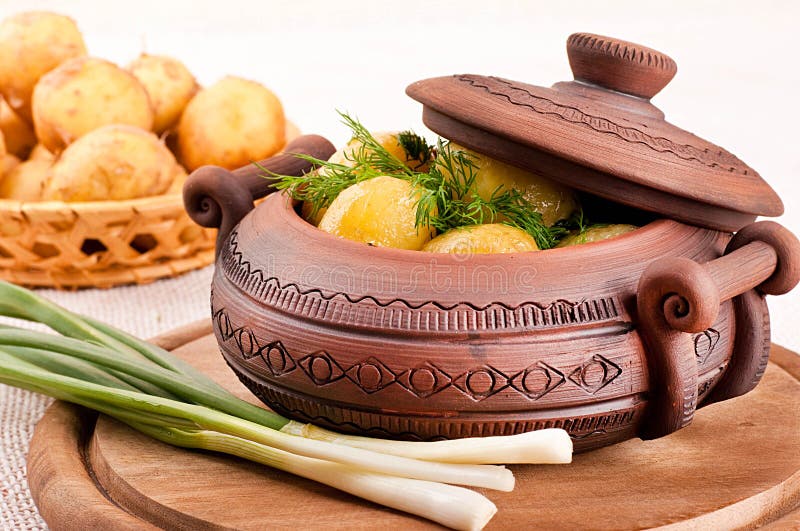 Potato in a pot stock image. Image of wooden, gourmet - 31647447