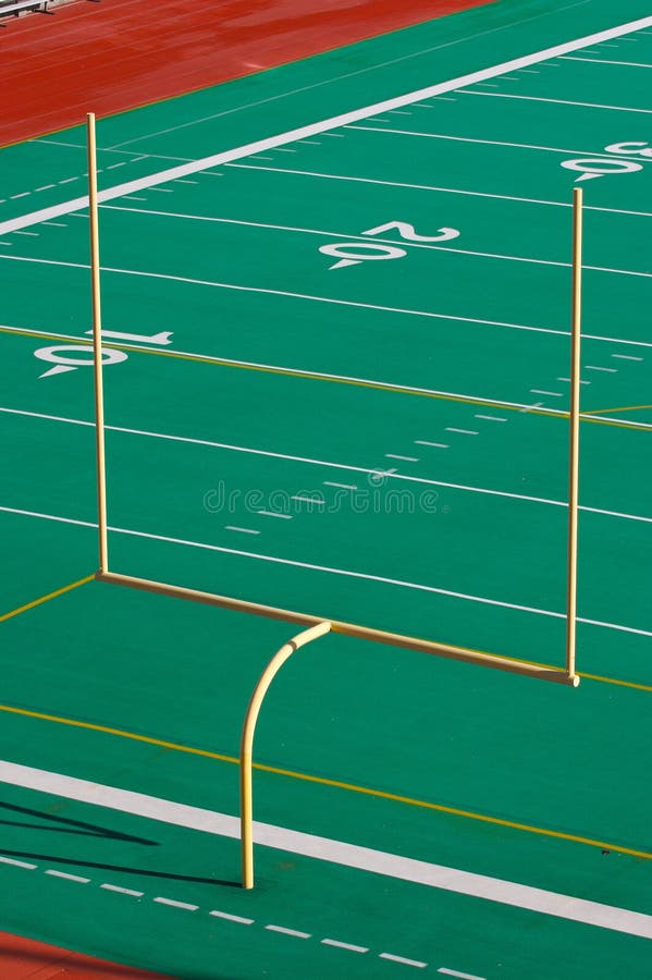 Poteau du football image stock. Image du lignes, poteau - 1270283