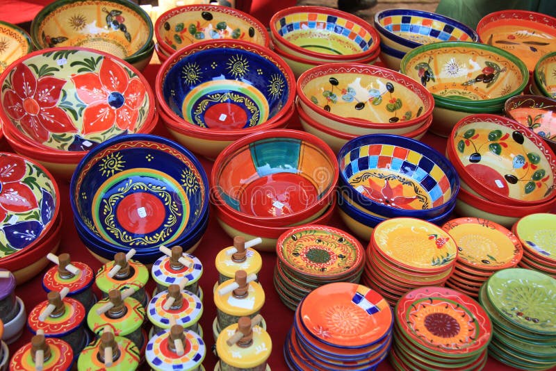Poterie Artisanale De Provence Photo stock - Image du france, décoratif ...