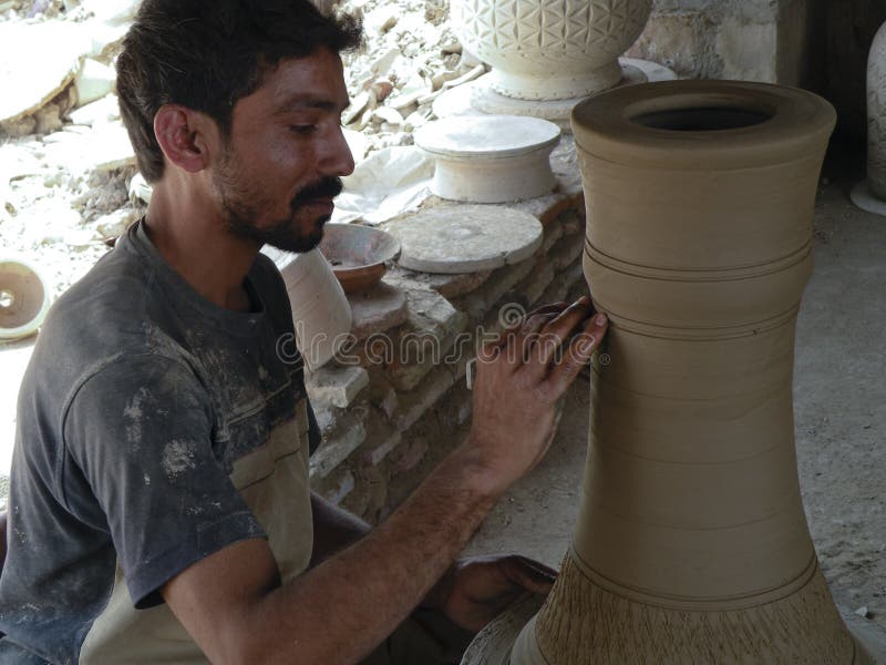 Travailler D'hommes De Potier Photographie éditorial - Image du célèbre ...