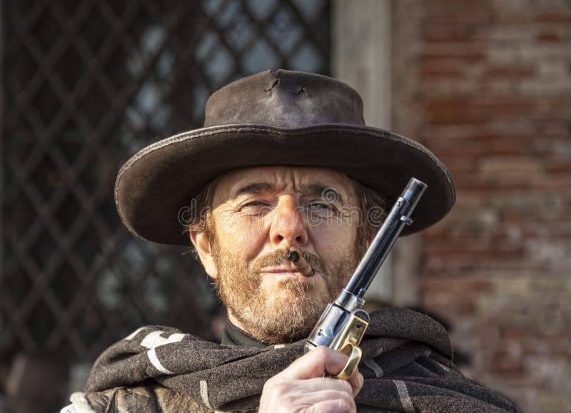 Western Gunslinger stock image. Image of vitt, pistol - 31717397