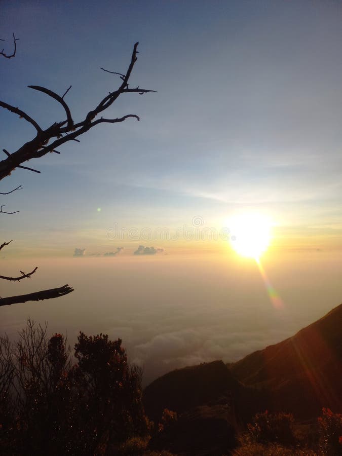 Potret View Sunset Mount Merbabu Stock Photo - Image of dawn, cloud ...