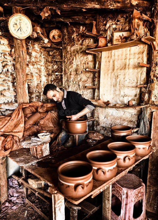 The potter working editorial stock image. Image of handicraft - 40898194