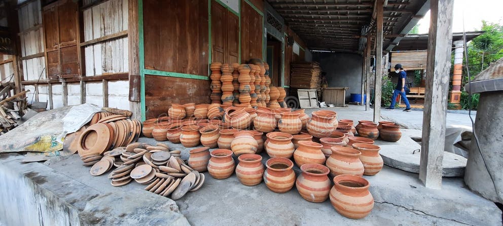 The Pottery editorial stock image. Image of dish, produce - 237977034