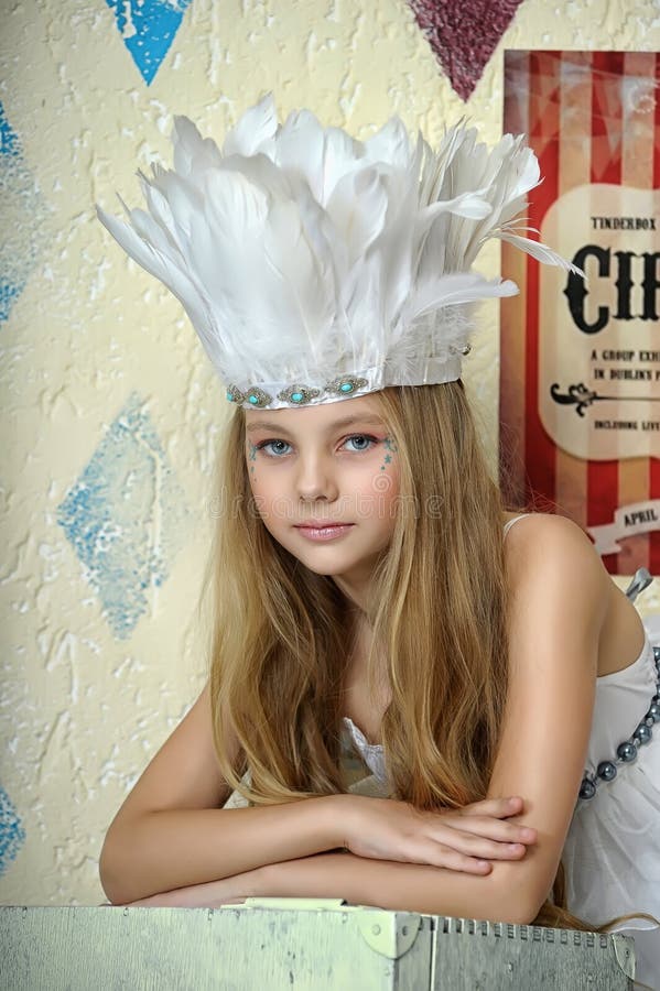 Pouca actriz do circo imagem de stock. Imagem de pantomima - 28421167