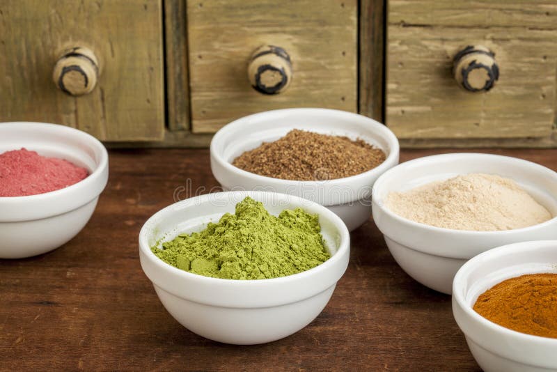 Poudres De Nutrition De Fruit Et De Feuille Image stock - Image du ...