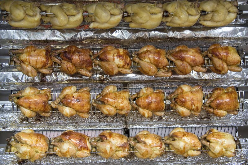 Poulet de Rotisserie photo stock. Image du cuisinier - 10264014