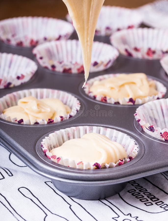 Pouring the cake mix stock image. Image of bake, macro - 41202147