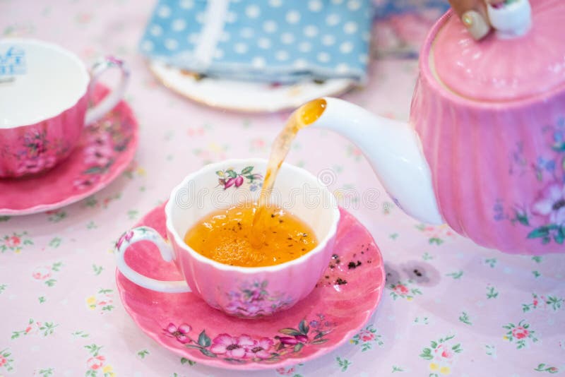 Pouring Green Tea Picture. Image: 15554493