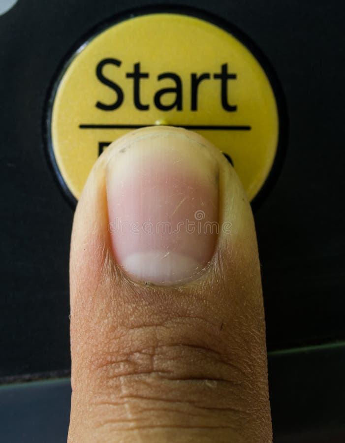 Bouton Poussoir De Doigt Sur L'écran Photo stock - Image du internet ...