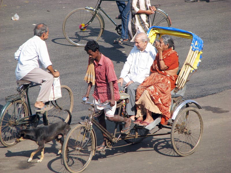 Pousse-pousse De Cycle Dans Puri Image stock éditorial - Image du gens ...