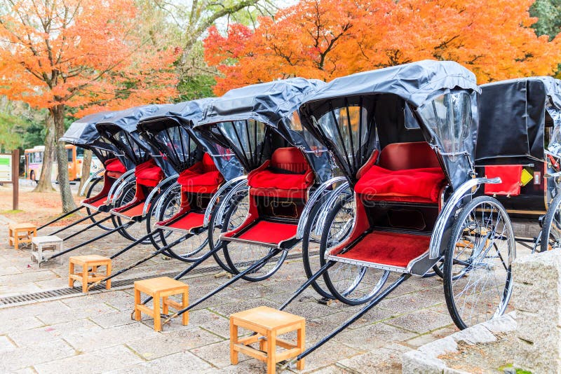 Pousse-pousse En Parc Nara, Japon Image stock - Image du kyoto, rouge ...